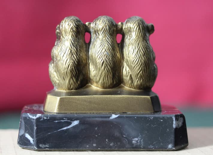 “Tre scimmiette sacre” scultura in bronzo xx secolo – Storie di un ...